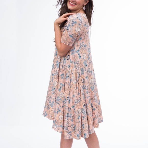 Agnes & Dora | Dresses | Sway Dress Floral Blush And Gold A64n | Poshmark